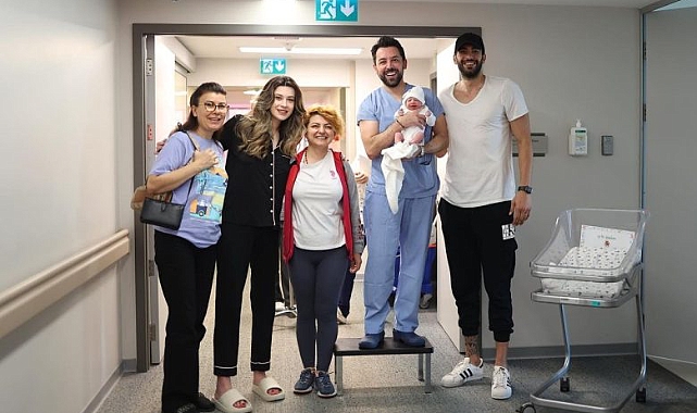 Vahit Emre Savaş baba oldu - Magazin - Mintonette