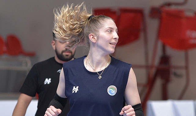 Nina Stojiljkovic, Çukurova Belediyesi ile ilk antrenmanına çıktı ...